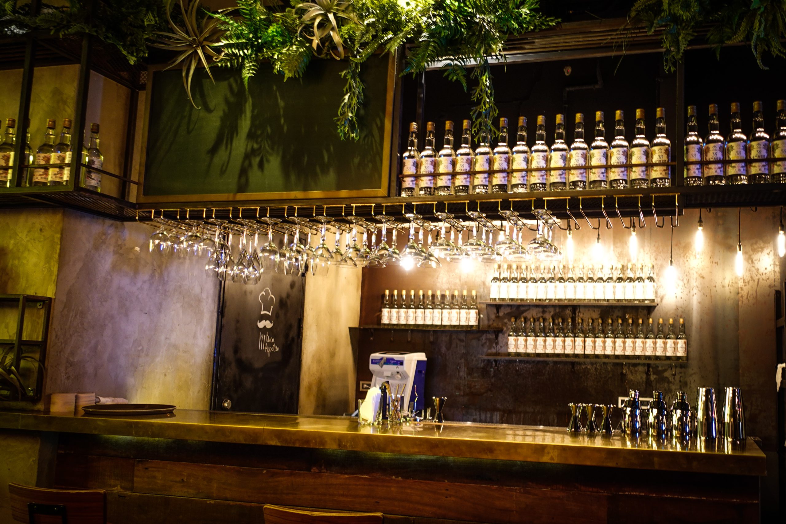 金門酒廠70週年 期間限定品牌酒吧「KK Bar 金酒吧」